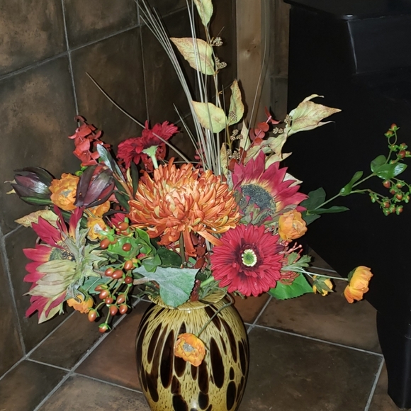 Accents | Mums Geraniums Zinnia And Eucalyptus | Poshmark